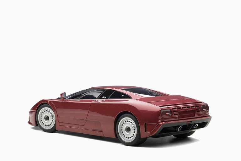 AutoArt Bugatti EB110 GT, Dark Red 1/18 Diecast Car