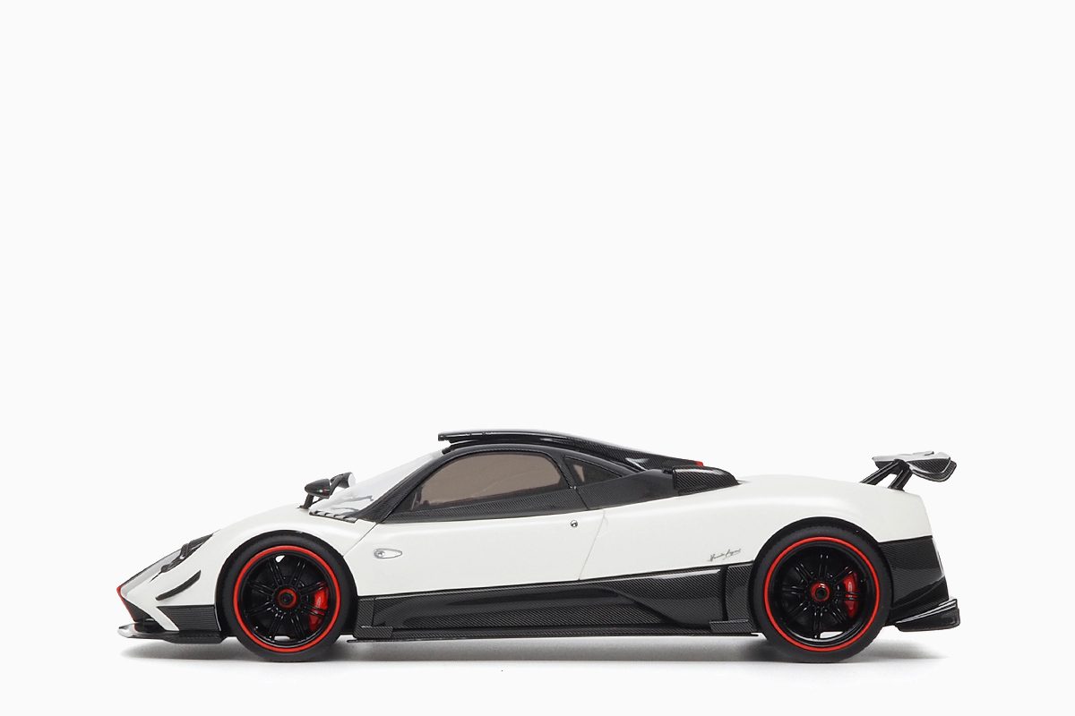 Pagani Zonda Cinque Coupe 2009 1:18 by Almost Real